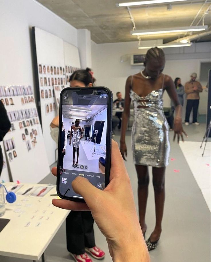 Moodboard de Moda: Qué Es, Cómo Hacerlo y Ejemplos - Neural Fashion